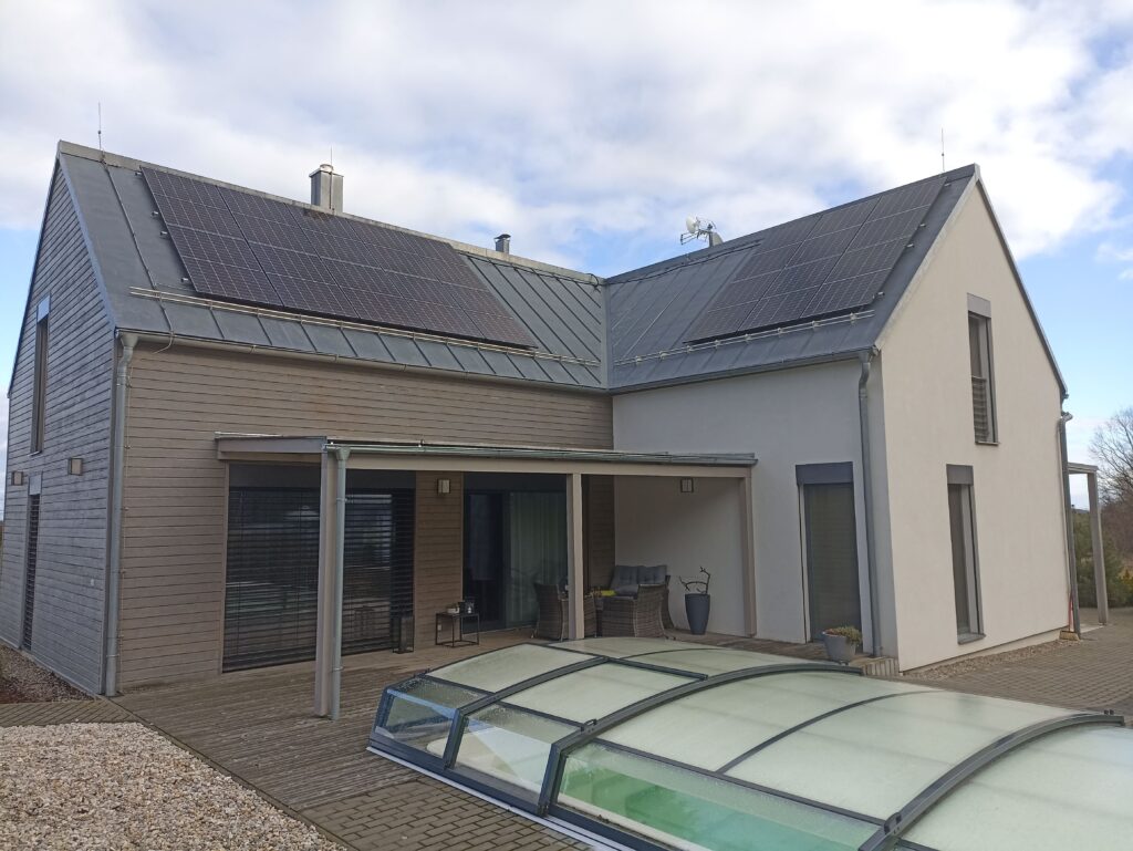 Fotovoltaická elektrárna 7,28 kWp, baterie 11,22 kWh, Chrastiny